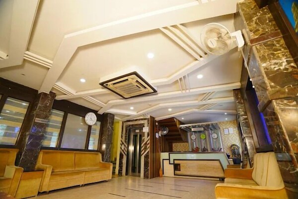 Hotel Shreya - Warangal