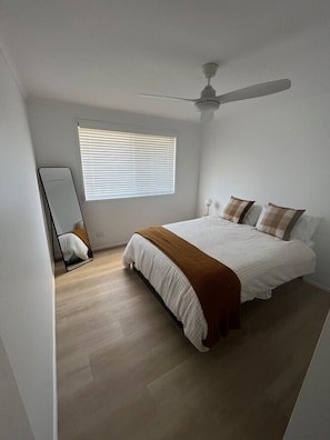 Apartamento, 2 quartos, varanda, junto à praia | Wi-fi grátis