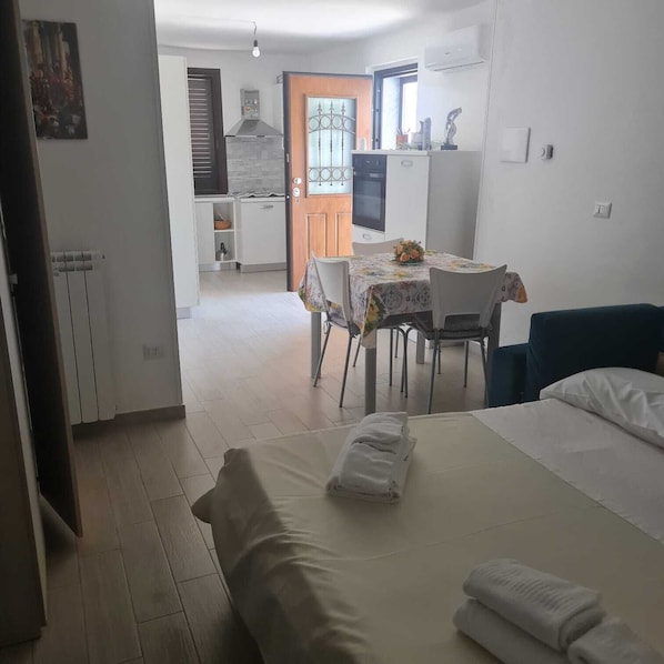 Apartamento, vista para o mar | Área de estar