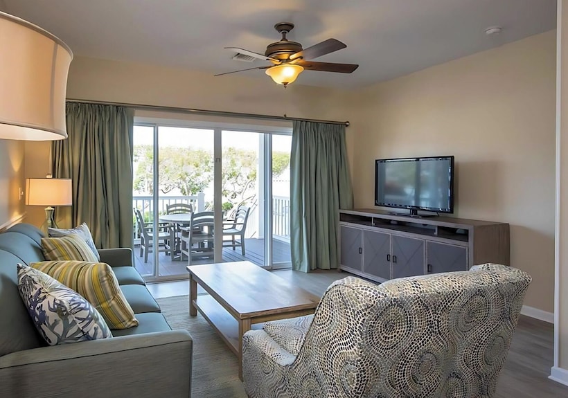 Amazing Location In The Middle Of Florida Keys! Full Kitchen! Onsite Pool! - Cayos de la Florida