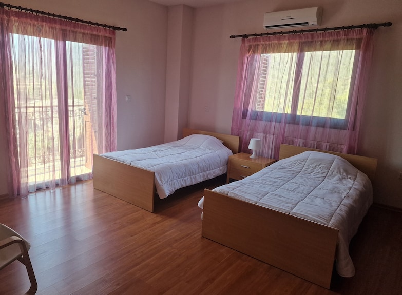 Moonrise Haven - Nicosia