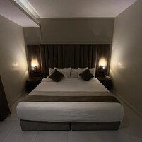 Cofre com capacidade para portátil, cortinas/cortinados opacos