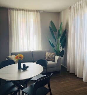 Apartamento de Luxo, não fumadores | Restaurantes