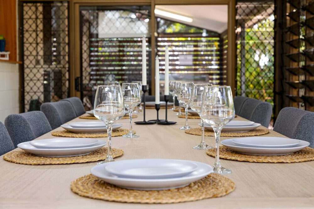 Nature S Nest Pool Spa Outdoor Kitchen Dining - Darwin