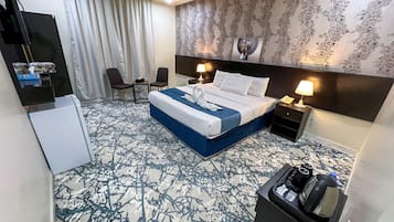 Quarto Duplo Económico, Vista para a cidade | Roupa de alta qualidade, cortinas/cortinados opacos