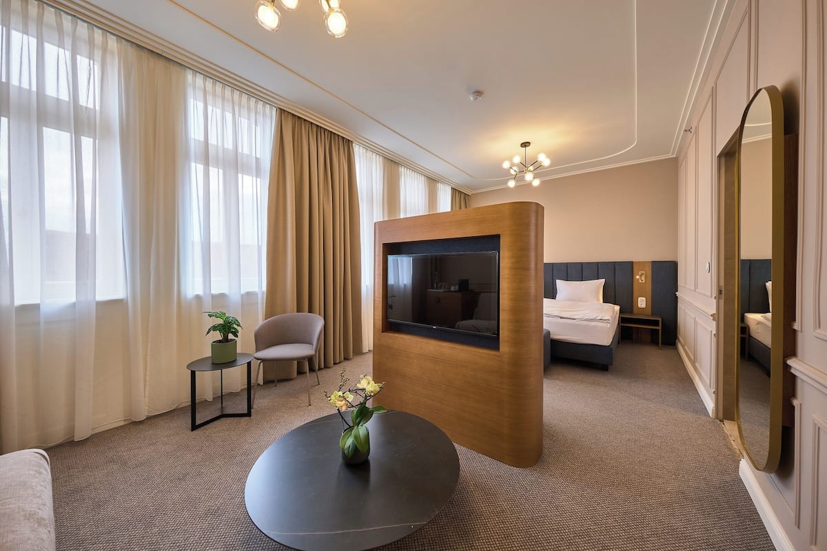 Suíte júnior, vista para a cidade | Roupas de cama premium