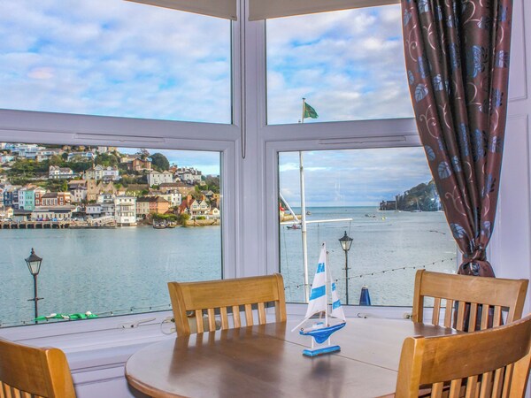 Castleview Apartment, 21 South Embankment - Dartmouth