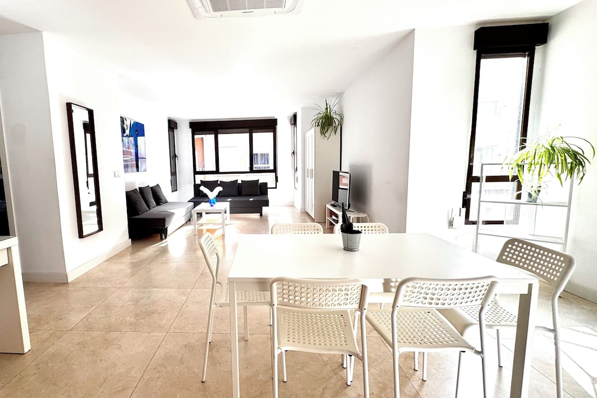Apartamento, 2 quartos | Sala