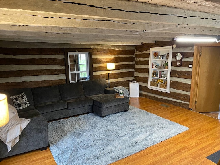 `Hideaway Cabin` That Sits On 10 Secluded Acres. - Ohio