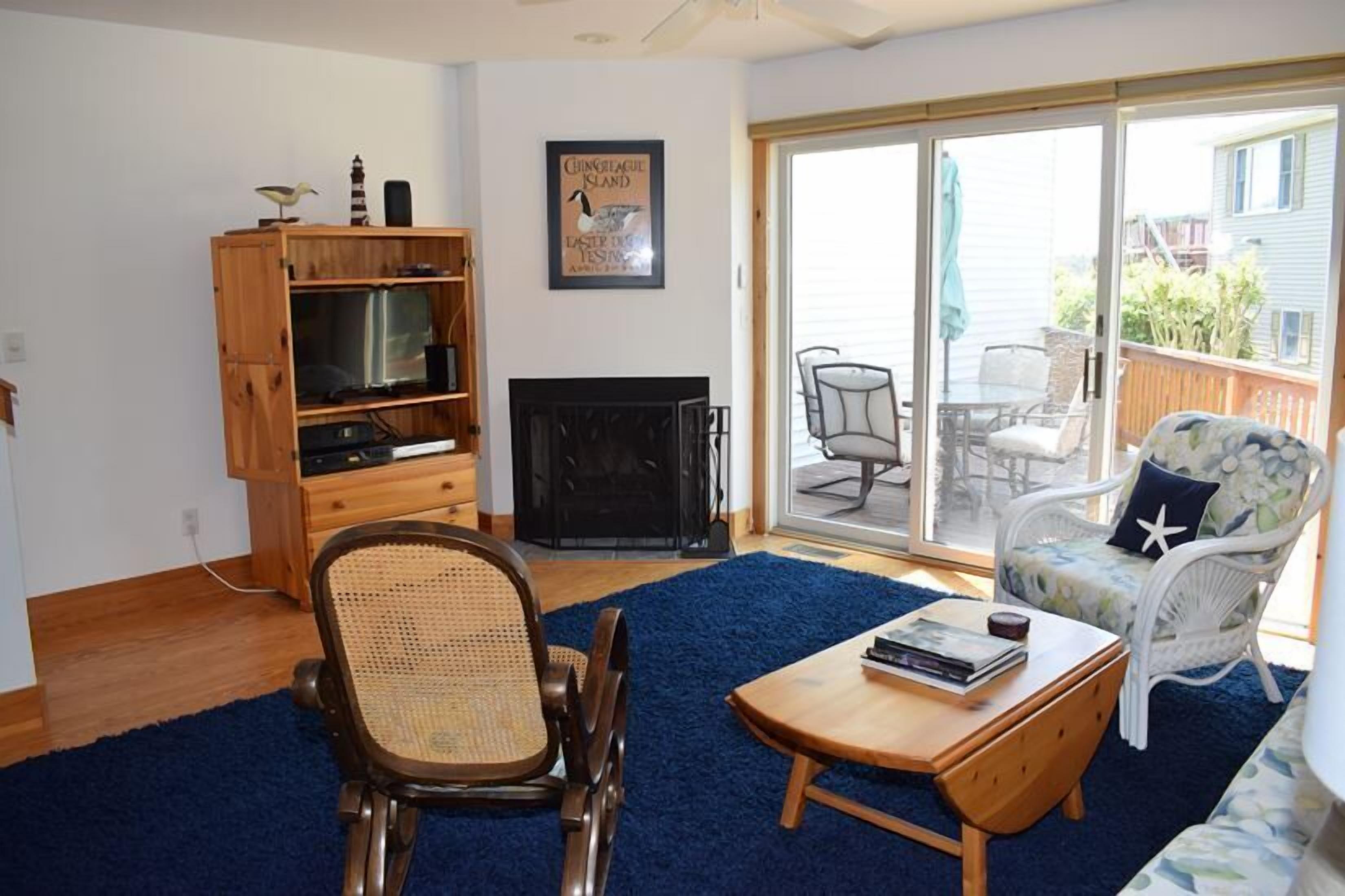 Tori's Landing- Limited Water View Shared Pier Access - Chincoteague, VA