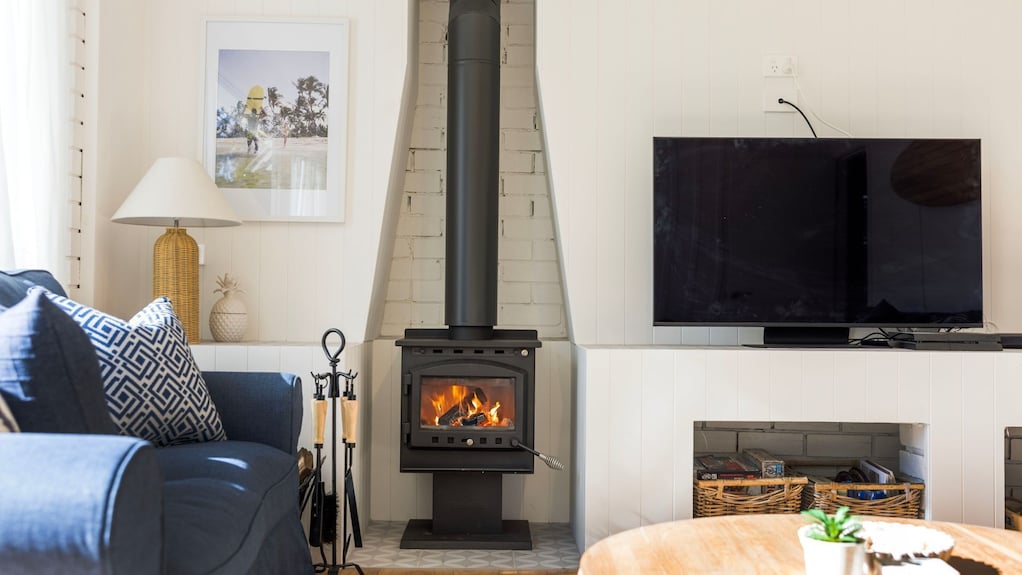 The Cabana - Pet Friendly With Fireplace - 2 Mins To Beach - South Coast