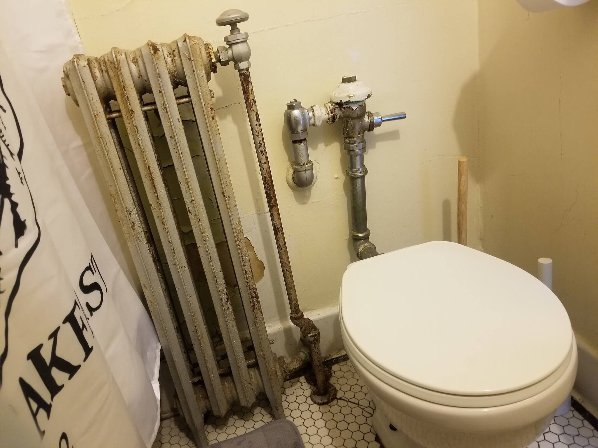 Charming Studio Near Brady St W/parking - Milwaukee, WI