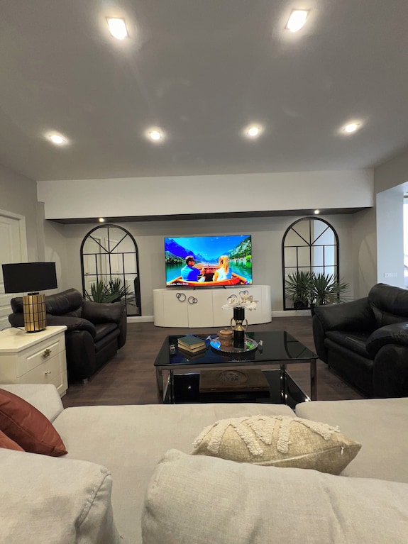 Lovely 3-bedroom Villa In Yerevan - Erevan