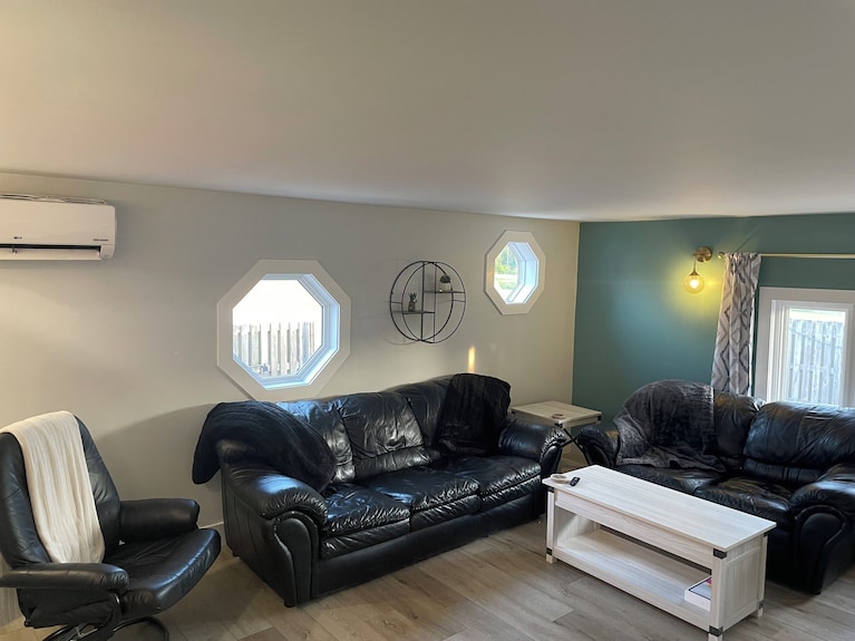 Fantastic 2-bedroom House With Ac In Charming North Shore Pei - Cavendish