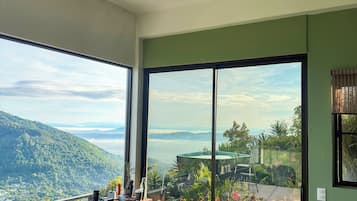 Suíte lua de mel, vista para a cidade | Roupas de cama premium, camas com colchões pillow-top
