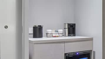 Roupa hipoalergénica, secretária, Wi-fi grátis, roupa de cama fornecida