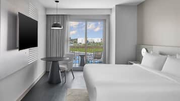 Roupa hipoalergénica, secretária, Wi-fi grátis, roupa de cama fornecida