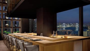 3 restaurantes, pequenos-almoços servidos, cozinha japonesa