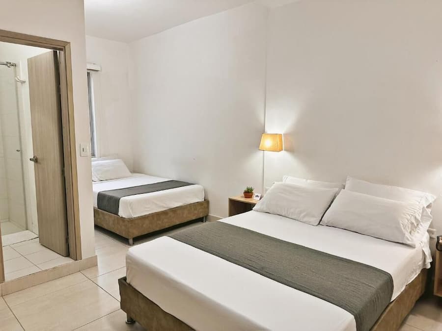 Cofres nos quartos, ferros/tĂĄbuas de passar roupa, Wi-Fi de cortesia