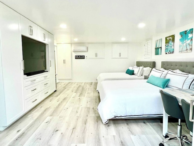 Modern, Beautiful, & Fun For Fam - Gated, Only Steps From The Beach - Torrance, CA