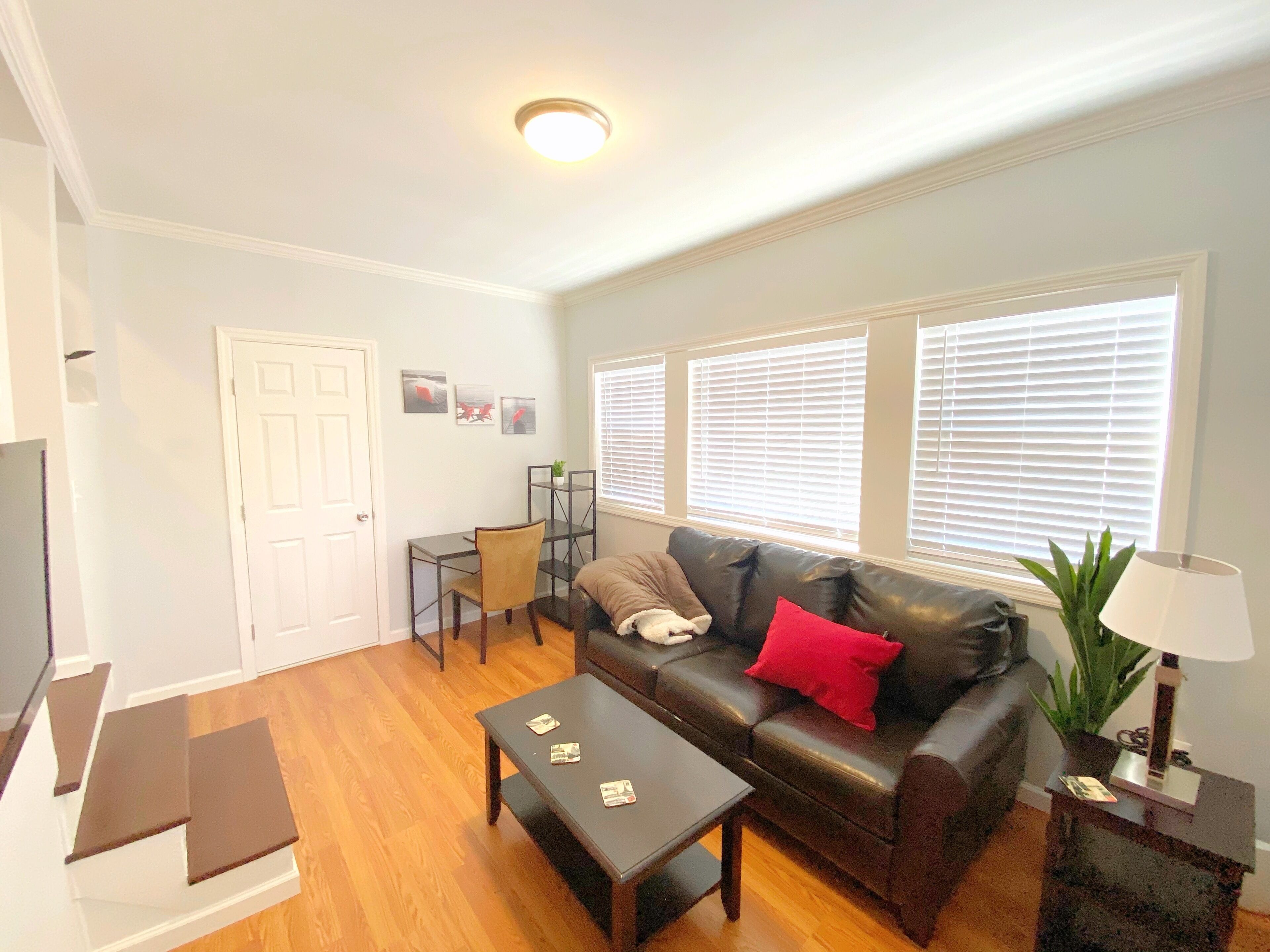 Squantz Pond Oasis, Charming Cottage, Firepit And Lake View - Brewster, NY