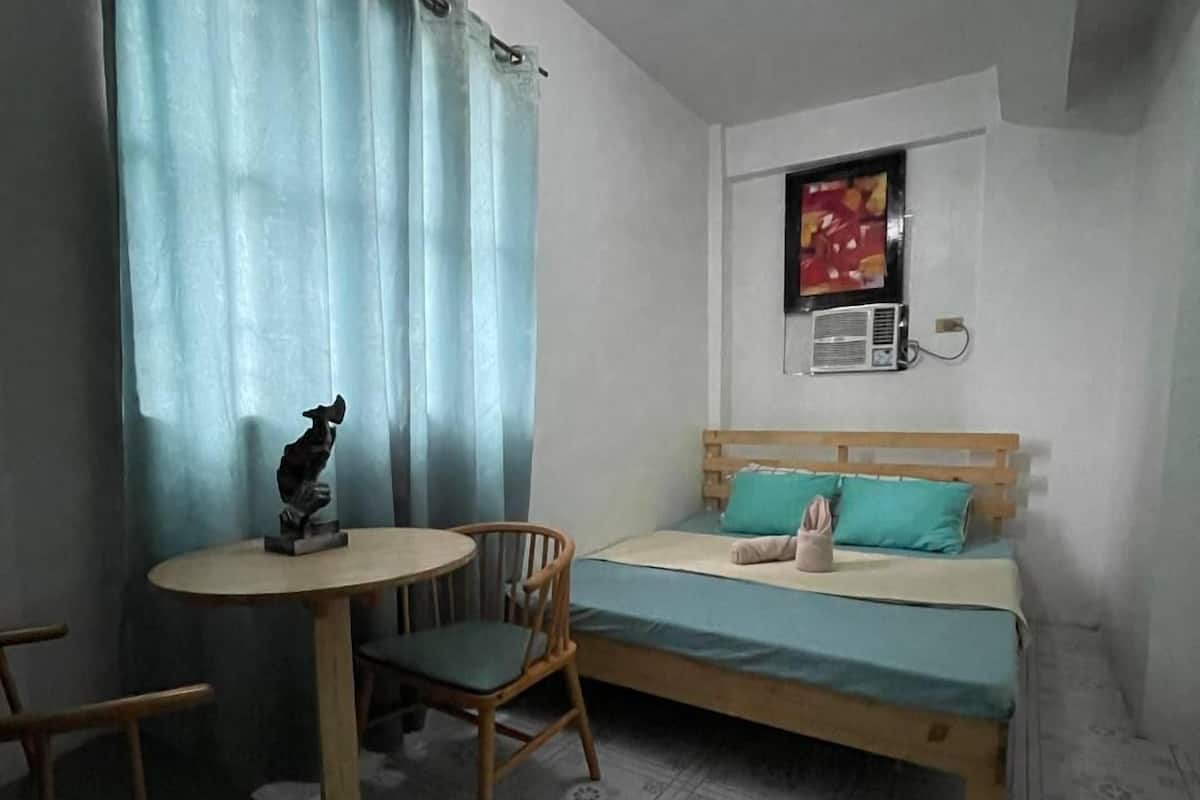 Quarto Standard | Secretária, Wi-fi grátis, roupa de cama fornecida