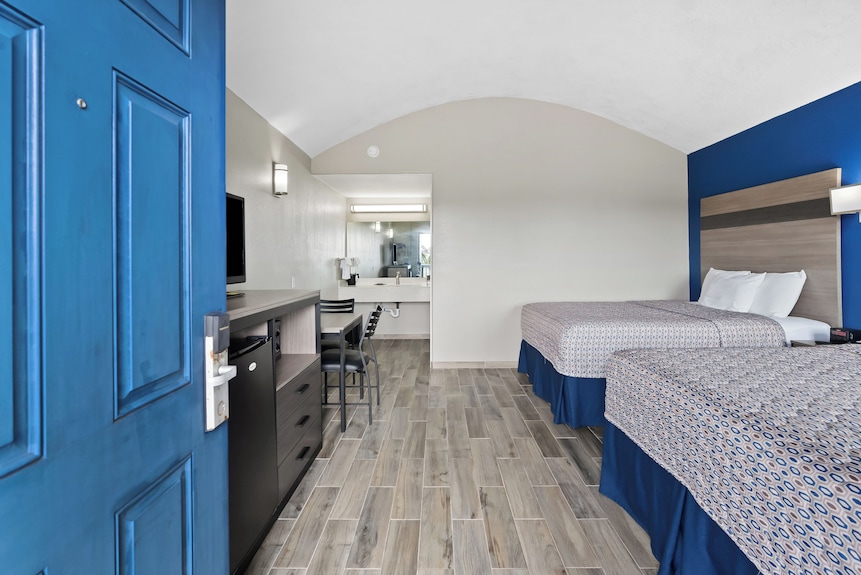 Beach View Steps From Marina, Festival & Beach - Rockport, TX