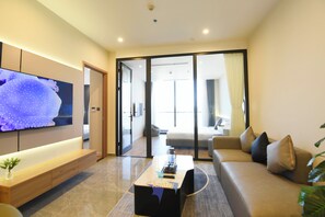 Apartamento júnior, 2 quartos, sacada | Camas com colchões de espuma com sistema de memória