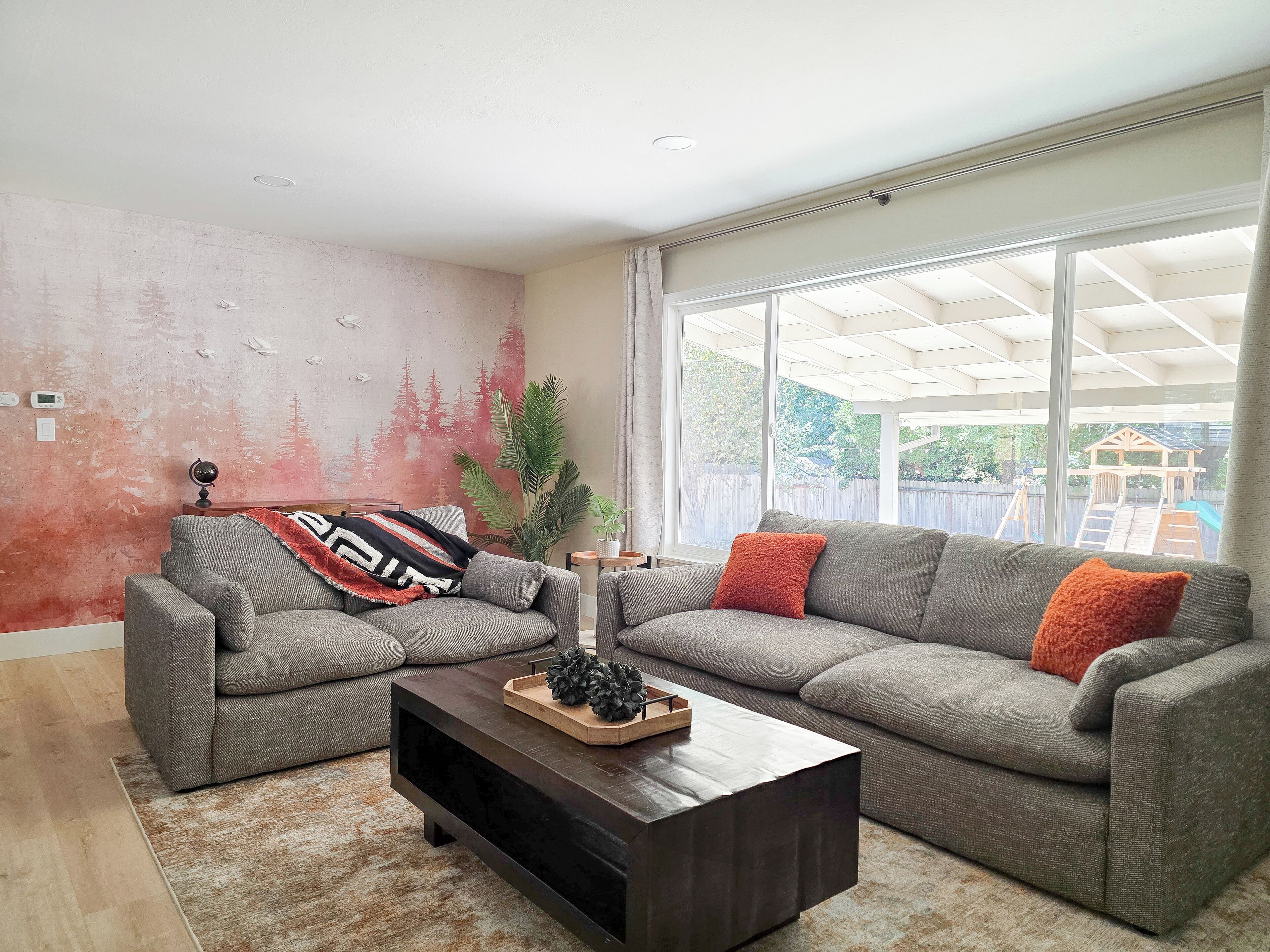 Welcome Home! King Beds, Peaceful, Nice Yard, Playground, And Arcades. - Rocklin, CA