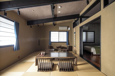 Standard Villa with External Bath - Komurasaki or Utsufushi or Rikyucha or Asasuo, Non-smoking | Cofre no quarto, cortinas/cortinados opacos . Fuefukigawa Onsen Zabou