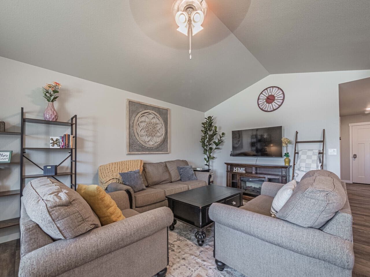 Modern Hills Home And Hot Tub - Rapid City, SD