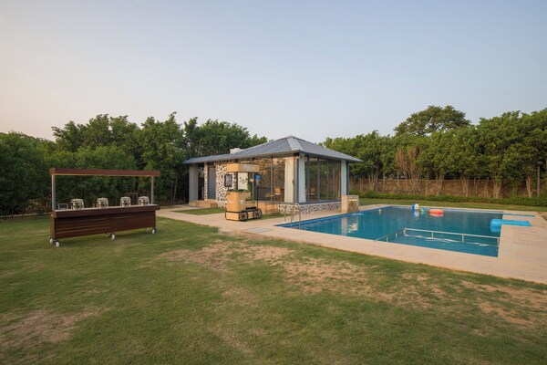 Elivaas 5-bhk With Luxe Mudhouses, Tents, Pond & Pvt Pool | Kaimalgarh Farmstay - Gurugram