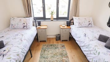 3 quartos, com decoração personalizada, com mobília individualizada