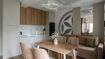 Apartamento luxo, sacada | Área de estar