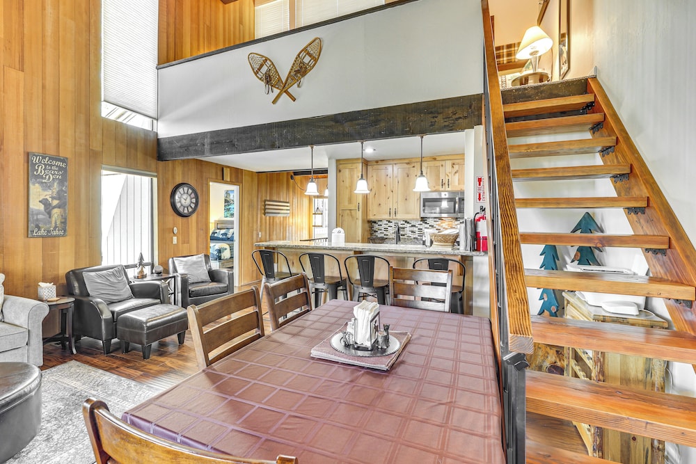 5 Mi To Northstar Resort! Multi-level Family Condo - Lake Tahoe
