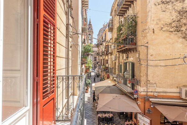Il Cortile Degli Aragonesi By Wonderful Italy - Sicilien