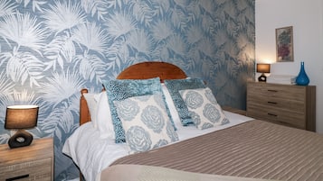 3 quartos, individualmente decorados, individualmente mobiliados