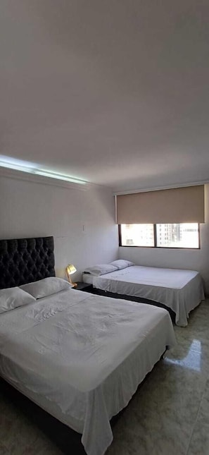 Apartamento Familiar, varanda, vista para o mar | Ferro/tábua de engomar, Wi-fi grátis