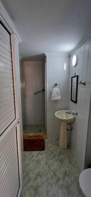 Apartamento Familiar, varanda, vista para o mar | Casa de banho