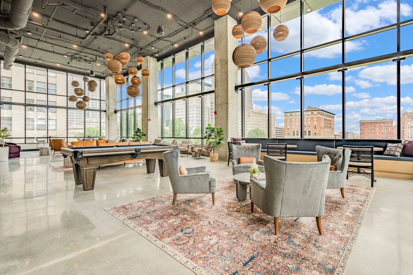 Super Lux Dt Condo | Pool+gym+espresso+exec Lounge - Garfield Park Indianapolis