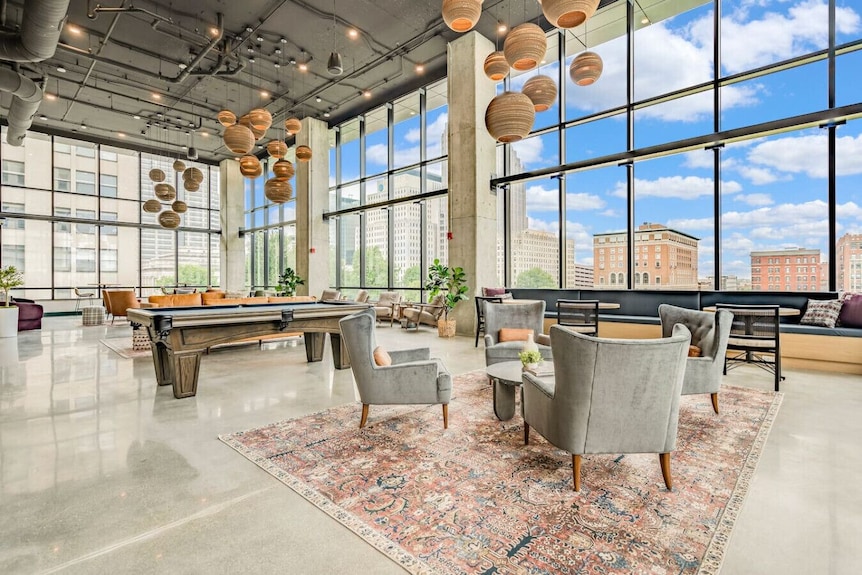 Super Lux Dt Condo | Pool+gym+espresso+exec Lounge - Garfield Park Indianapolis