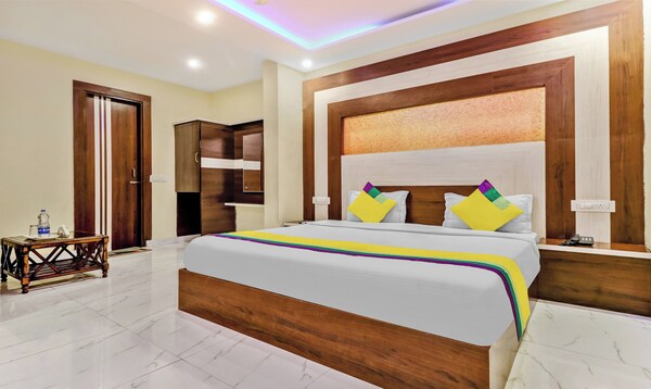 Hotel Royal Residency Near Isbt-max Hospital Mohali Chandigarh - Mohali