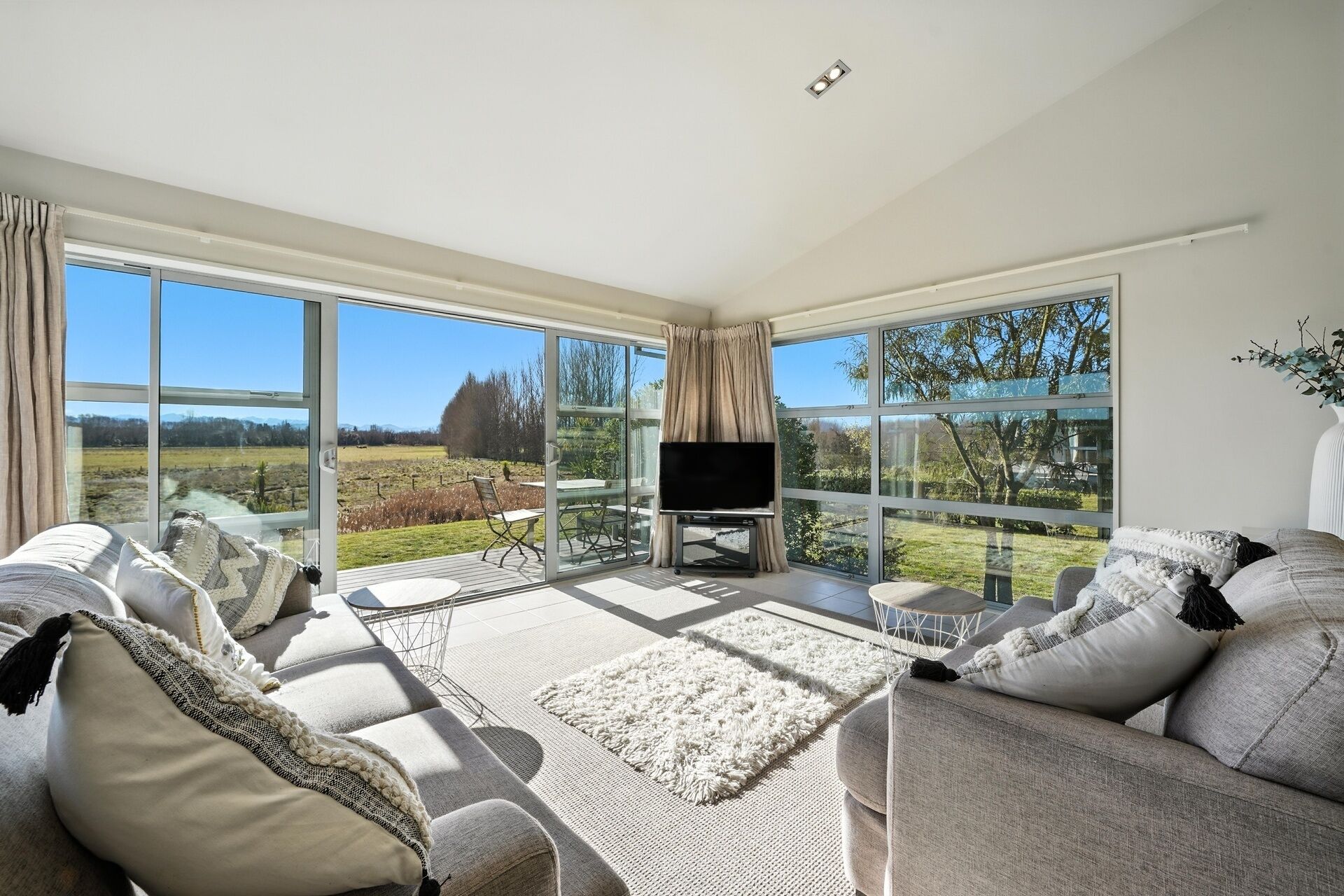 Hurunui River Retreat - Tussock Cottage - Culverden