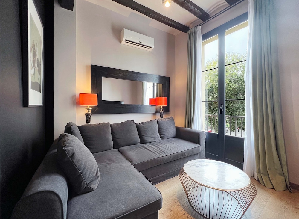 Stay U-nique Apartments Est - Barcelona