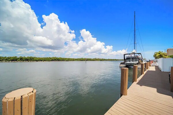 Waterways Komffy - Hollywood, FL