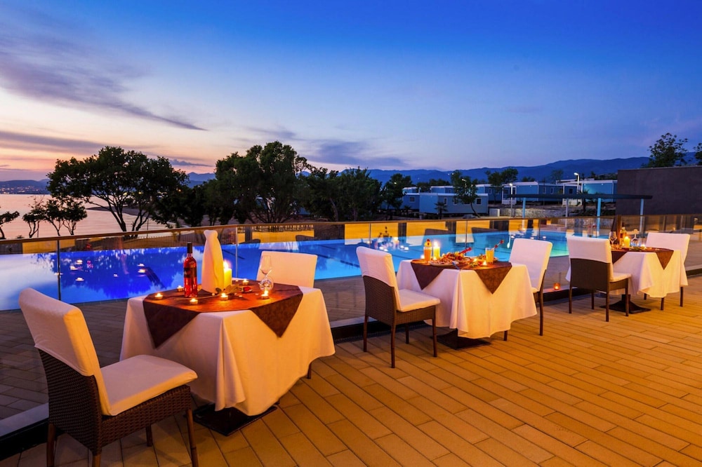 Mobile Home In Omisalj By Pusca Bay Beach - Croatie