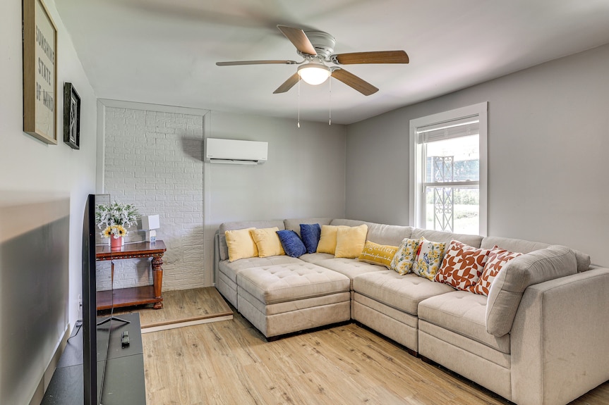 Near Hiking & Historic Sites: Jackson Home W/ Yard - Henderson, TN