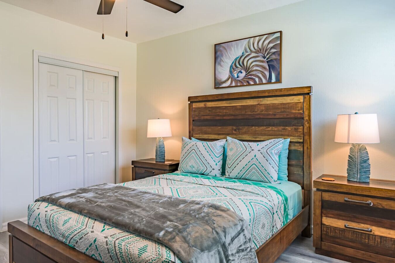 Coastal Paradise At Nautilus: Walk To The Water - Treasure Island, FL