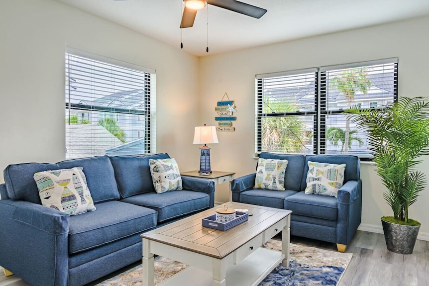 Spectacular Coastal Paradise: Steps From The Sand - Treasure Island, FL