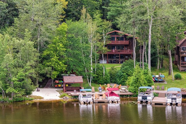 Beech Mt Lakefront Gem! Hot Tub, Kayaks, Billiards - Lausanne Township
